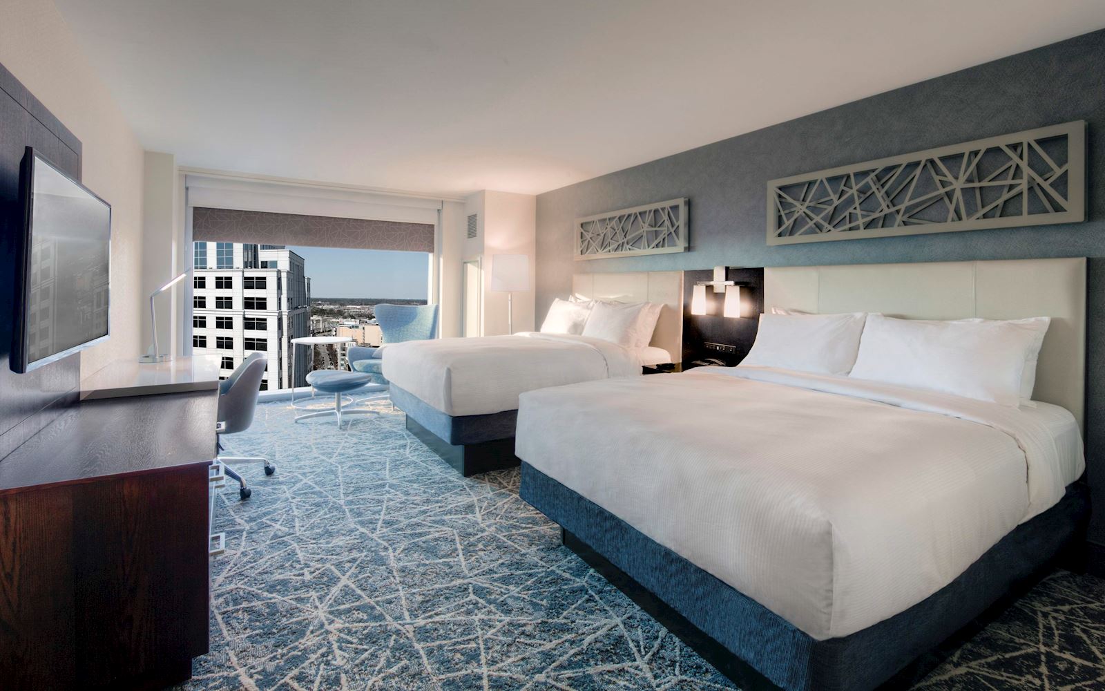 Choose Our Superior Downtown Norfolk Hotel Rooms - The Main